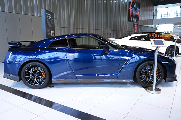 日産 GT-R ピュア エディション Nissan GT-R Pure edition | Car and Moto in Japan