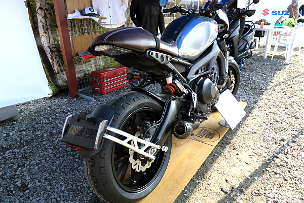 ヤマハ XSR900 ファスター・サンズ Yamaha XSR900 "Faster Sons" | Car and Moto in Japan