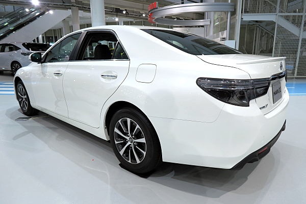 トヨタ マーク X 250S ホワイト Toyota Mark X 250S : White | Car and Moto in Japan
