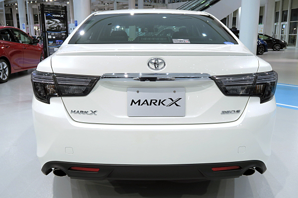 トヨタ マーク X 250S ホワイト Toyota Mark X 250S : White | Car and Moto in Japan