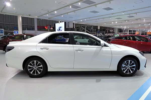トヨタ マーク X 250S ホワイト Toyota Mark X 250S : White | Car and Moto in Japan