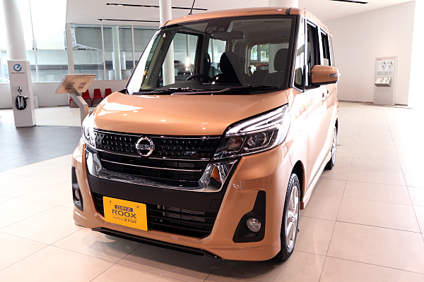 日産 デイズ ルークス ハイウェイスター X Nissan DAYZ ROOX Highway STAR X | Car and Moto ...