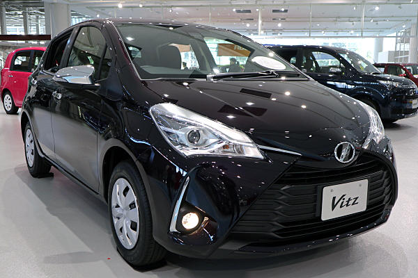トヨタ ヴィッツ 1.0F ジュエラ Toyota Vitz 1.0F Jewela | Car and Moto in Japan