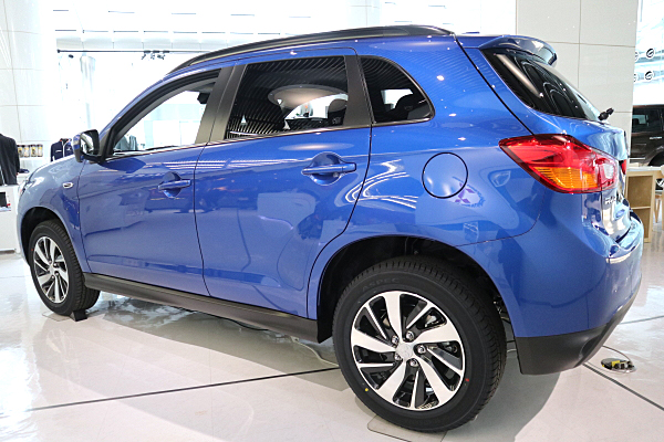 三菱 RVR G Mitsubishi RVR G | Car and Moto in Japan