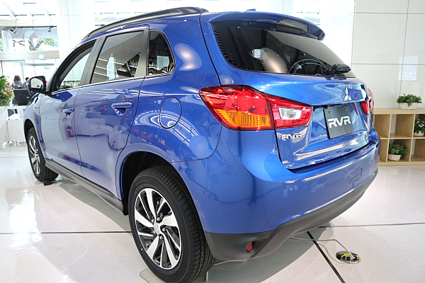 三菱 RVR G Mitsubishi RVR G | Car and Moto in Japan