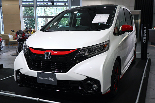 ホンダ フリード モデューロ X プロトタイプ (2) Honda Freed Modulo X prototype (2) | Car ...