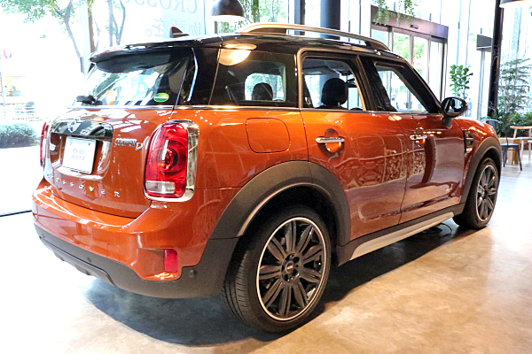 ミニ クーパー D クロスオーバー All4 Mini Cooper D Crossover All4 | Car and Moto in Japan