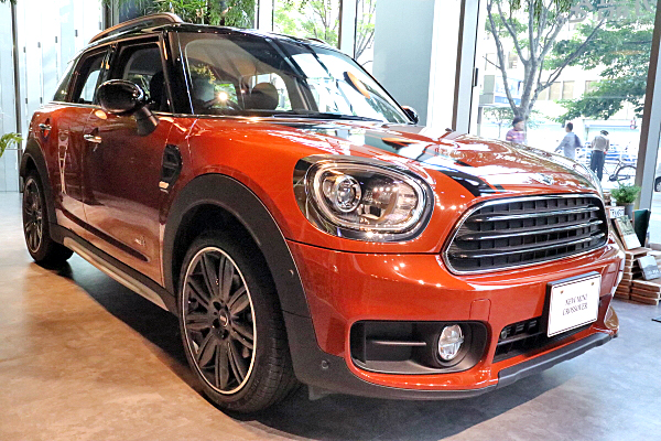 ミニ クーパー D クロスオーバー All4 Mini Cooper D Crossover All4 | Car and Moto in Japan