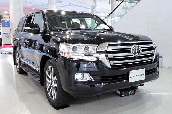 トヨタ ランドクルーザー 200 ZX 4WD Toyota Land Cruiser 200 ZX 4WD | Car and Moto ...