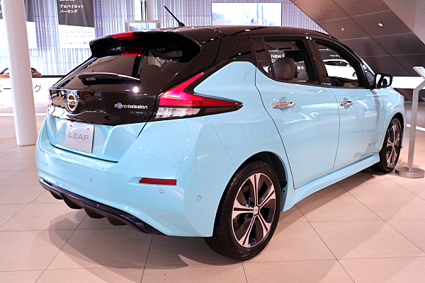 日産 リーフ X ブルー Nissan Leaf X : Blue | Car and Moto in Japan