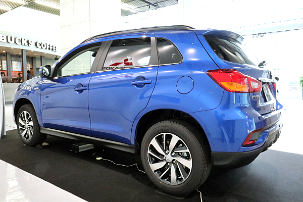 三菱 RVR G ブルー Mitsubishi RVR G : Blue | Car and Moto in Japan