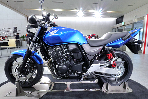 ホンダ CB400 スーパーフォア Honda CB400 Super Four | Car and Moto in Japan