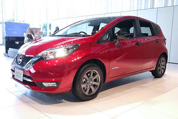 日産 ノート イー・パワー メダリスト ブラックアロー レッド Nissan Note e-POWER MEDALIST Black ...