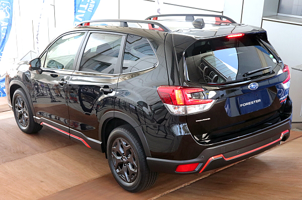 スバル フォレスター エックスブレイク ブラック ジャイアントヒル Subaru Forester X-Break : Black ...