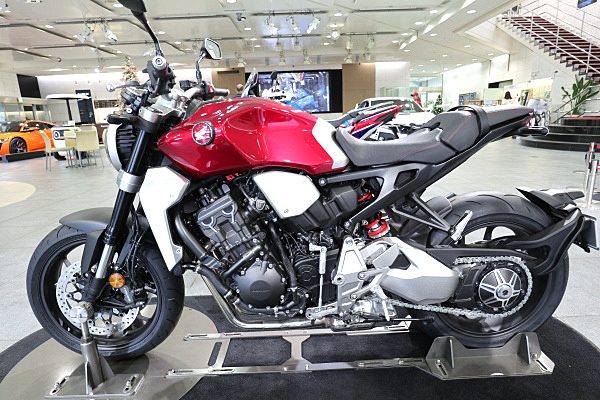 ホンダ CB1000R レッド Honda CB1000R : Red | Car and Moto in Japan