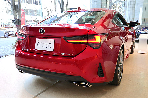 レクサス RC350 Fスポーツ レッド Lexus RC350 F Sport : Red | Car and Moto in Japan