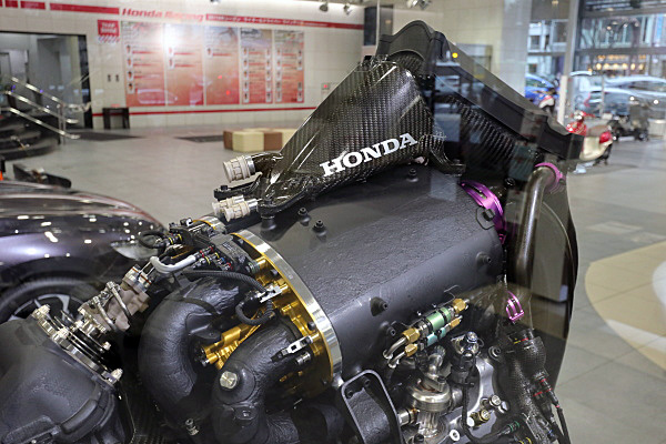 ホンダ F1 パワーユニット RA618H Honda Formula 1 Power Unit RA618H | Car and Moto ...