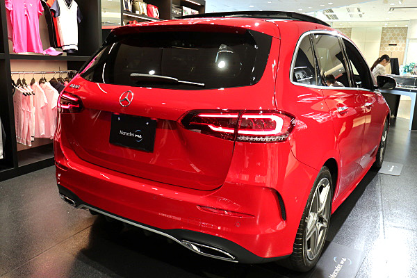 メルセデス・ベンツ B180 AMGライン レッド Mercedes-Benz B180 AMG line : Red | Car and ...