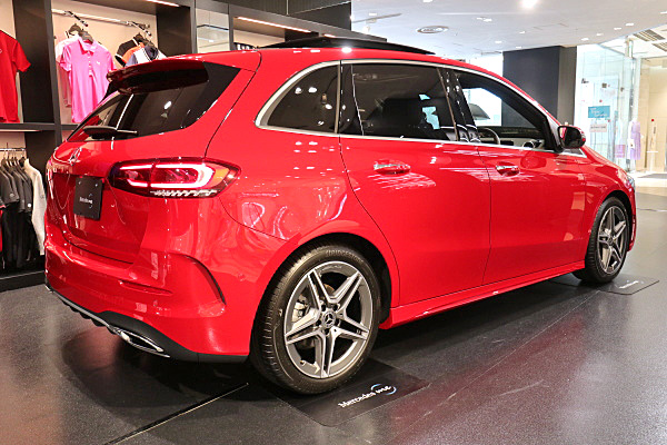 メルセデス・ベンツ B180 AMGライン レッド Mercedes-Benz B180 AMG line : Red | Car and ...