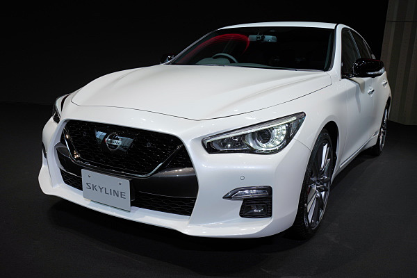日産 スカイライン 400R ホワイト Nissan Skyline 400R : White | Car and Moto in Japan