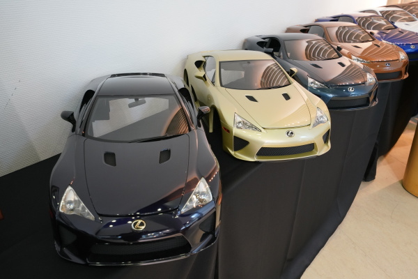 レクサス LFA カラーサンプル Lexus LFA : Color Samples | Car and Moto in Japan
