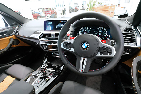 BMW X3M コンペティション シルバー BMW X3M Competition : Silver | Car and Moto in Japan