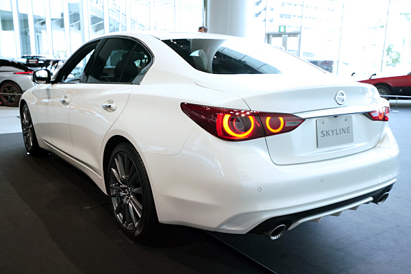 日産 スカイライン 400R ホワイト (3) Nissan Skyline 400R : White (3) | Car and Moto ...