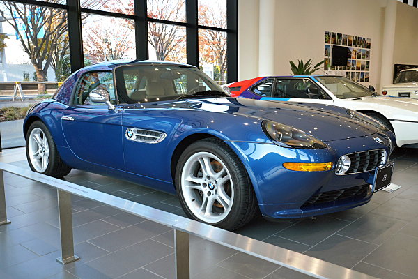 BMW Z8 2001 ブルー BMW Z8 2001 : Blue | Car and Moto in Japan