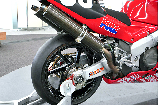 ホンダ RVF / RC45 1998 鈴鹿8耐 Honda RVF / RC45 1998 Suzuka 8-Hours | Car and ...