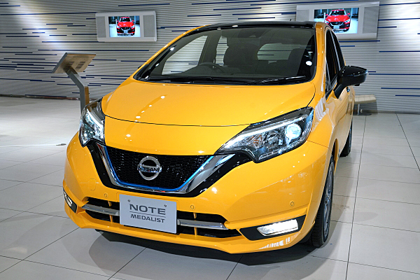 日産 ノート イー・パワー メダリスト ブラックアロー イエロー / ブラック Nissan Note e-POWER MEDALIST ...