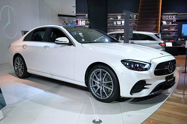 メルセデス・ベンツ E300 スポーツ ホワイト Mercedes-Benz E300 Sports : White | Car and ...