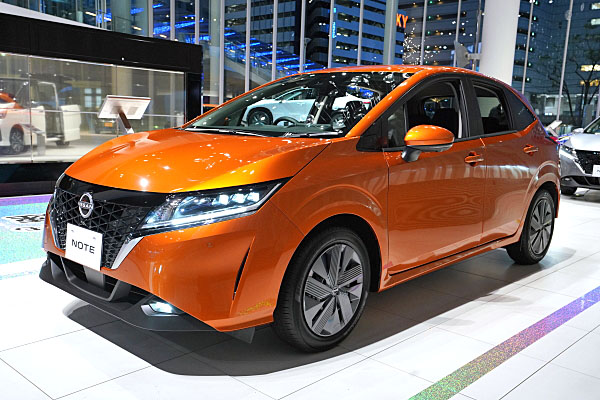 日産 ノート X オレンジ Nissan Note X : Orange | Car and Moto in Japan
