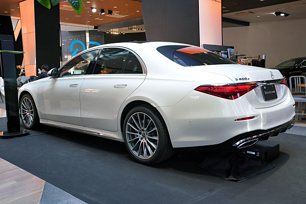 メルセデス・ベンツ S400d 4マチック AMGライン ホワイト Mercedes-Benz S400d 4MATIC "AMG-Line ...