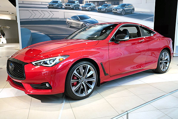 インフィニティ Q60 レッド Infiniti Q60 : Red | Car and Moto in Japan