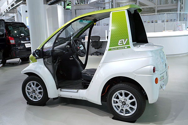 トヨタ車体 コムス ホワイト / グリーン Toyota Auto Body COMS : White / Green | Car and ...