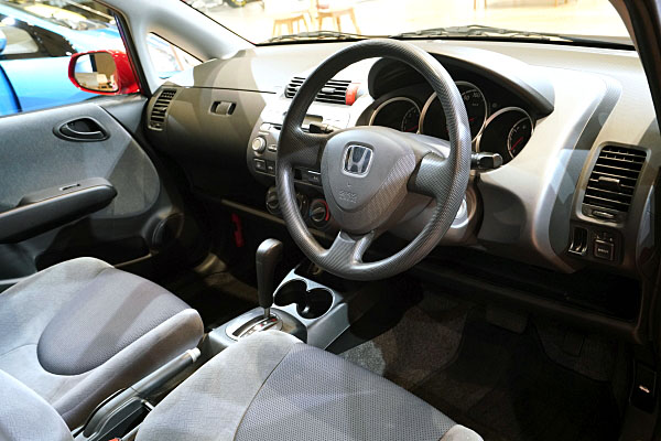 ホンダ フィット 2001 GD1 Honda Fit 2001 GD1 | Car and Moto in Japan