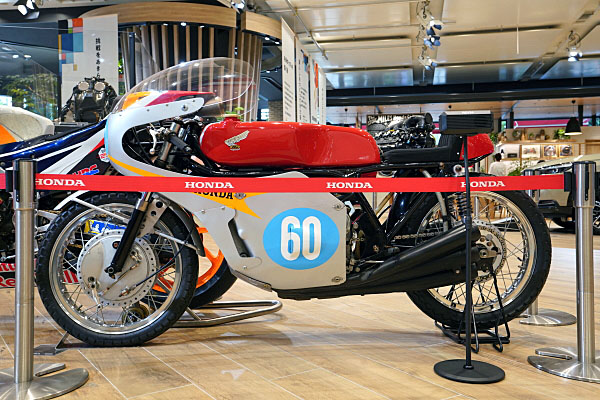 ホンダ RC174 1967 Honda RC174 1967 | Car and Moto in Japan