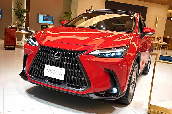 レクサス NX350h バージョンL レッド Lexus NX350h version L : Red | Car and Moto in Japan