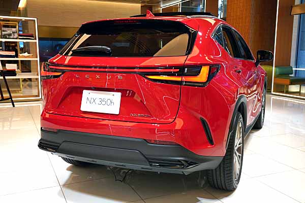 レクサス NX350h バージョンL レッド Lexus NX350h version L : Red | Car and Moto in Japan