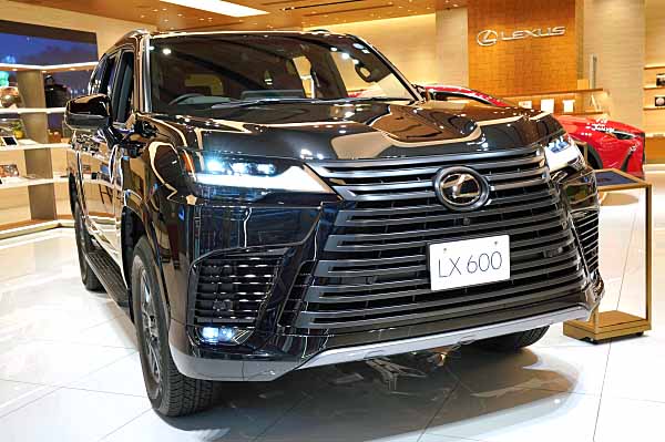 レクサス LX600 オフロード ブラック Lexus LX600 OFFROAD : Black | Car and Moto in Japan