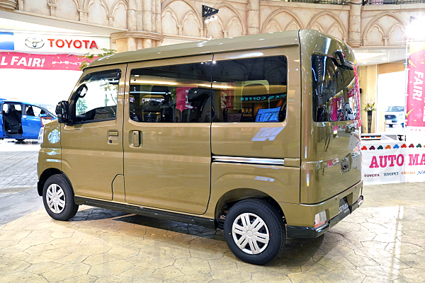 ダイハツ アトレー RS カーキ Daihatsu Atrai RS : Khaki | Car and Moto in Japan