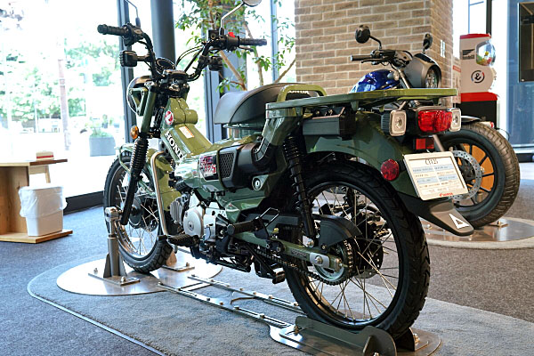 ホンダ CT125 ハンターカブ グリーン Honda CT125 Hunter Cub : Green | Car and Moto in ...