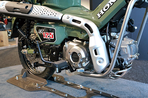 ホンダ CT125 ハンターカブ グリーン Honda CT125 Hunter Cub : Green | Car and Moto in ...