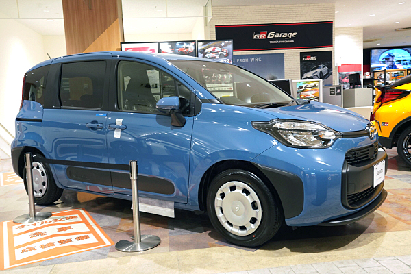 トヨタ シエンタ G 7人乗り ブルー Toyota Sienta G 7-Seater : Blue | Car and Moto in Japan