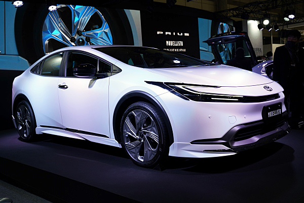 トヨタ プリウス G モデリスタ エレガントアイススタイル Toyota Prius G "Modellista Elegant Ice ...