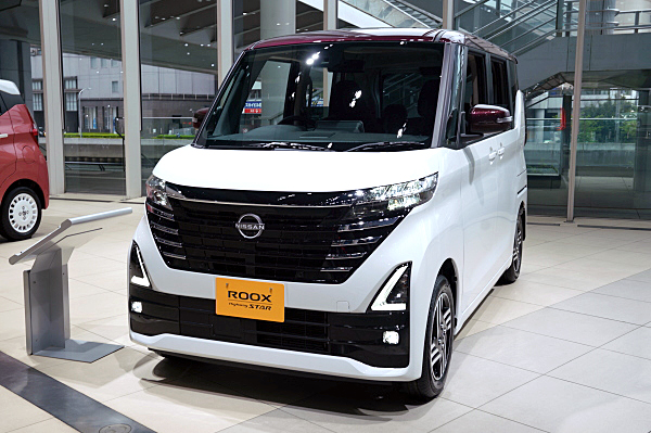 日産 ルークス ハイウェイスター X プロトタイプ ホワイト / カシス Nissan Roox Highway STAR X ...