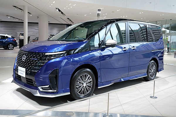 日産 セレナ イーパワー オーテック ブルー / ブラック (2) Nissan Serena e-POWER AUTECH : Blue ...