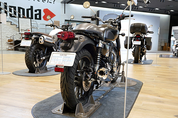 ホンダ GB350 マットブラック + 純正アクセサリー Honda GB350 : Matt Black + Accessories ...