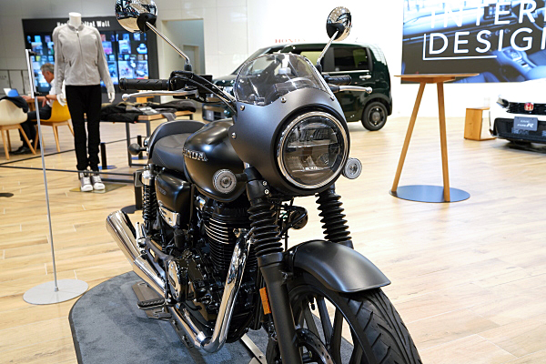 ホンダ GB350 マットブラック + 純正アクセサリー Honda GB350 : Matt Black + Accessories ...