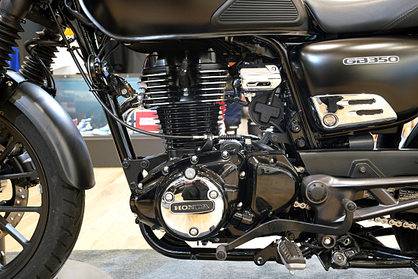 ホンダ GB350 マットブラック + 純正アクセサリー Honda GB350 : Matt Black + Accessories ...